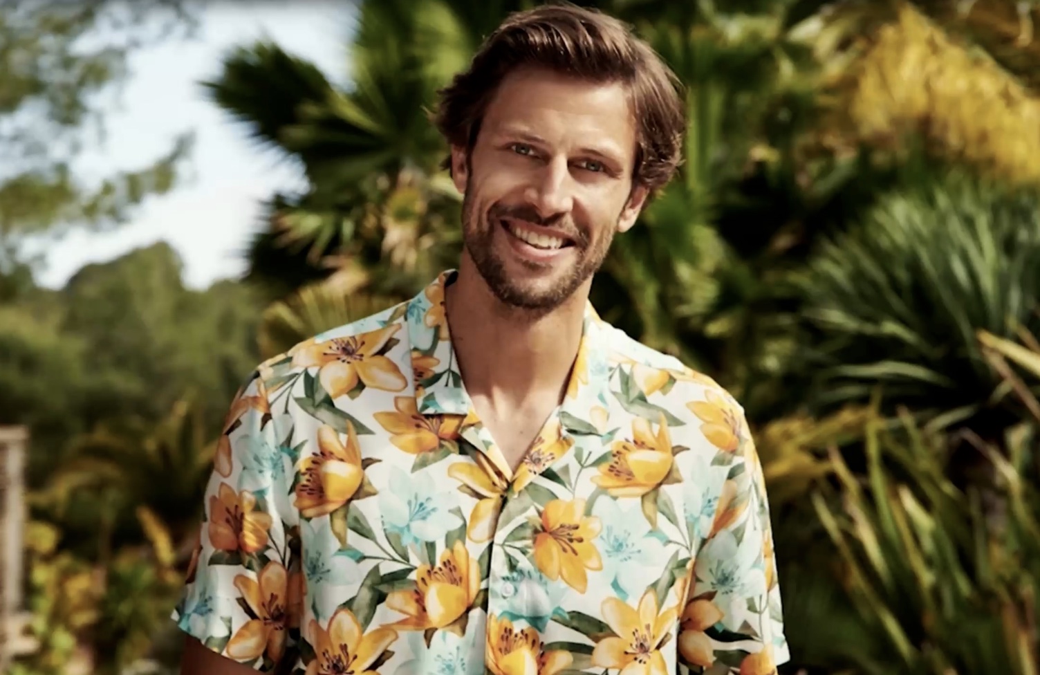 Media Marketing | Campaigns | Air/Jules : "Behind the Smile"