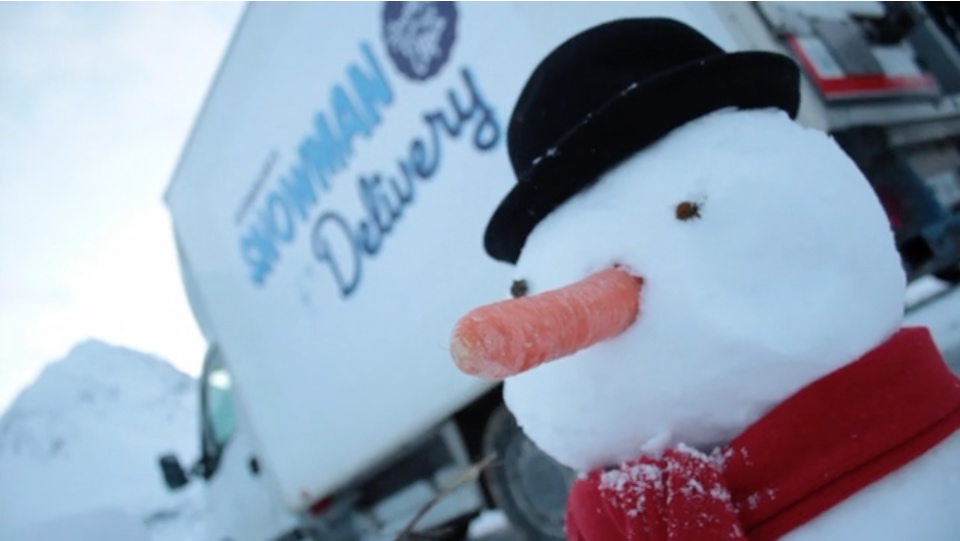 Media Marketing | Campaigns | Gutzandglory: "Snowman Delivery"