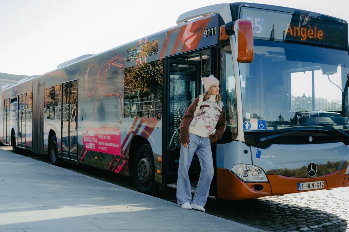 Media Marketing | News | La Stib partage une ligne avec Angèle et Digizik